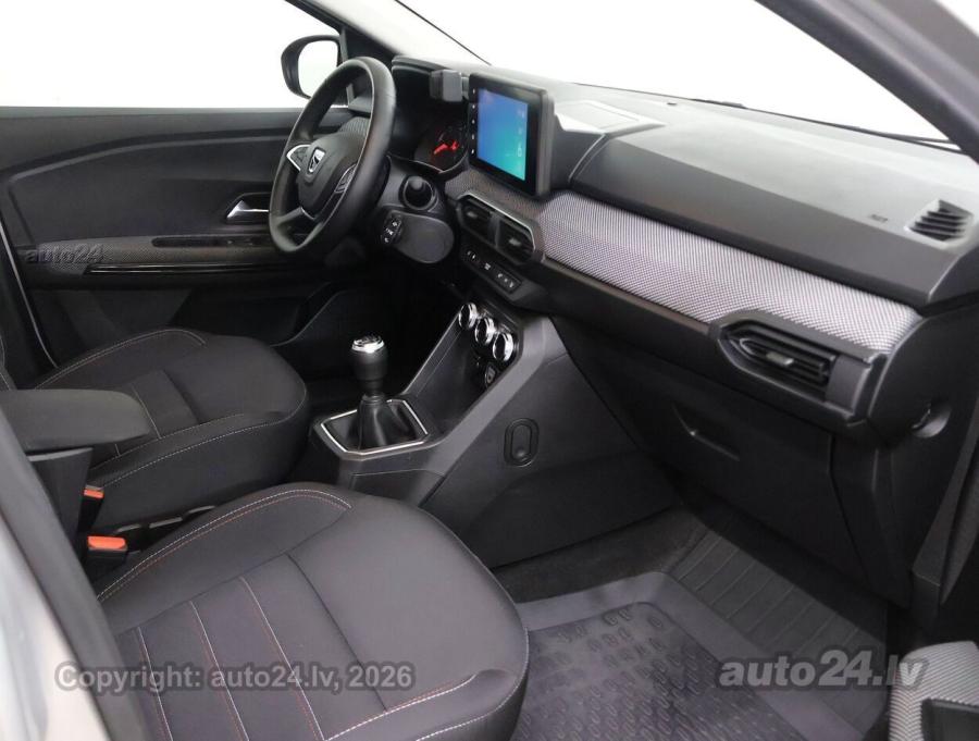 Grey Dacia Jogger 2022 in Tallinn, with an engine capacity of 1.00 L and mileage of 93 thousand km for 12490 €, photo 10 on AUTOMOTO.COM.LV