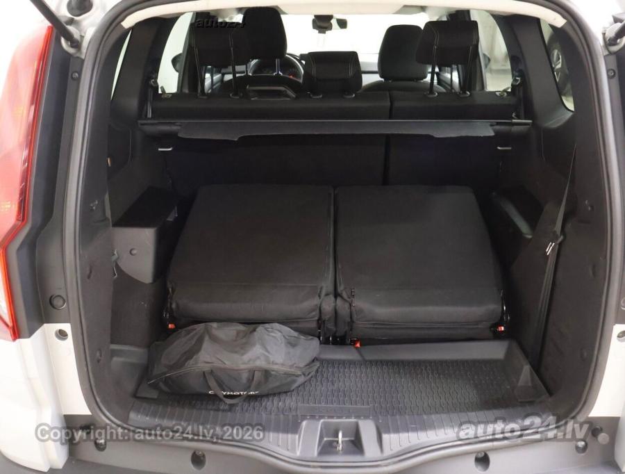 Grey Dacia Jogger 2022 in Tallinn, with an engine capacity of 1.00 L and mileage of 93 thousand km for 12490 €, photo 12 on AUTOMOTO.COM.LV