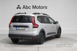 Grey Dacia Jogger 2022 in Tallinn, with an engine capacity of 1.00 L and mileage of 112 thousand km for 12490 €, photo 5 on AUTOMOTO.COM.LV