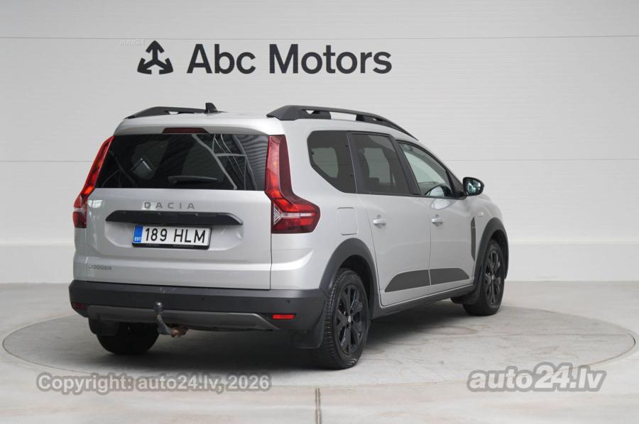 Grey Dacia Jogger 2022 in Tallinn, with an engine capacity of 1.00 L and mileage of 112 thousand km for 12490 €, photo 5 on AUTOMOTO.COM.LV