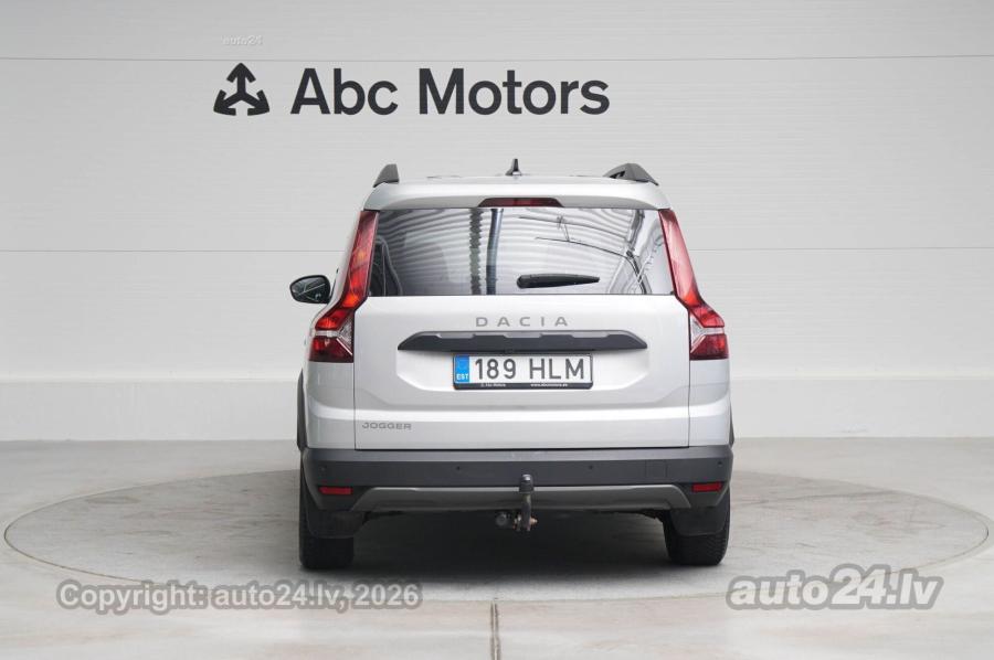 Pelēks Dacia Jogger 2022 Tallina, ar dzinēja tilpumu 1.00 L un nobraukumu 112 tūkst. km par 12490 €, foto 6 vietnē AUTOMOTO.COM.LV