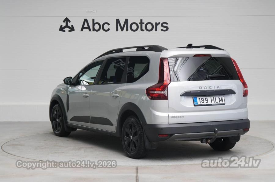 Pelēks Dacia Jogger 2022 Tallina, ar dzinēja tilpumu 1.00 L un nobraukumu 112 tūkst. km par 12490 €, foto 7 vietnē AUTOMOTO.COM.LV