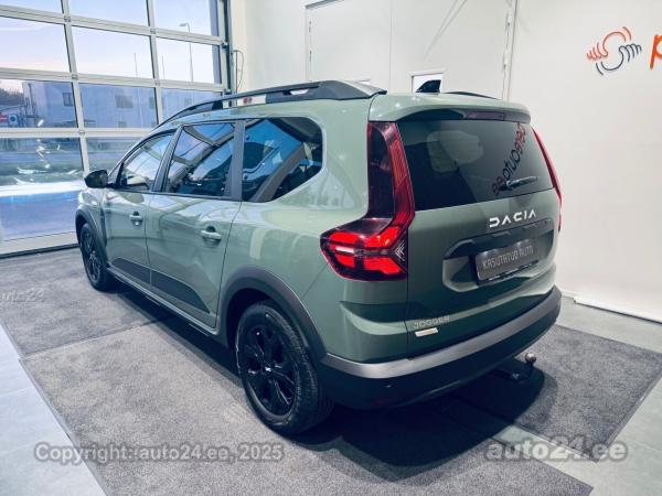 Grey Dacia Jogger 2023 in Parnu, with an engine capacity of 1.00 L and mileage of 29 thousand km for 18900 €, photo 11 on AUTOMOTO.COM.LV