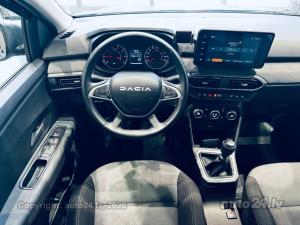 Grey Dacia Jogger 2023 in Parnu, with an engine capacity of 1.00 L and mileage of 64 thousand km for 16900 €, photo 5 on AUTOMOTO.COM.LV