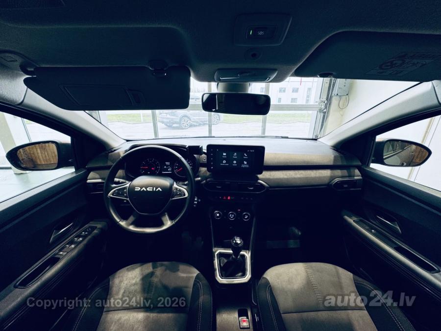 Grey Dacia Jogger 2023 in Parnu, with an engine capacity of 1.00 L and mileage of 64 thousand km for 16900 €, photo 7 on AUTOMOTO.COM.LV