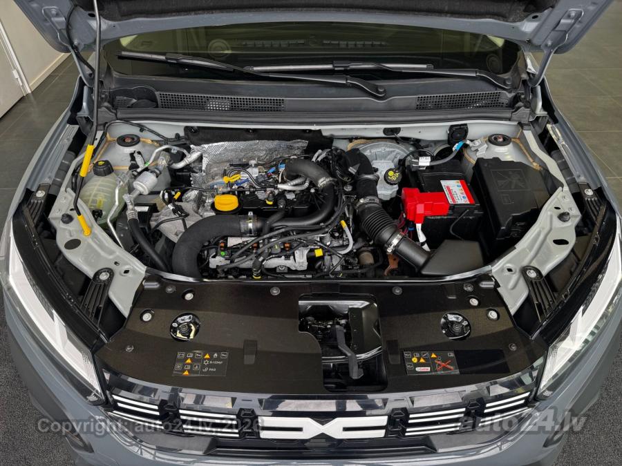 Grey Dacia Jogger 2023 in Parnu, with an engine capacity of 1.00 L and mileage of 64 thousand km for 16900 €, photo 14 on AUTOMOTO.COM.LV