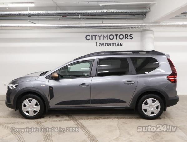 Grey Dacia Jogger 2025 in Tallinn, with an engine capacity of 1.00 L and mileage of 6 thousand km for 17900 €, photo 2 on AUTOMOTO.COM.LV