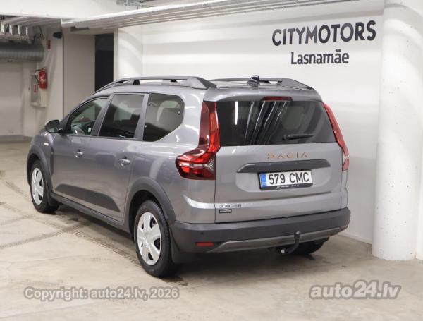 Grey Dacia Jogger 2025 in Tallinn, with an engine capacity of 1.00 L and mileage of 6 thousand km for 17900 €, photo 3 on AUTOMOTO.COM.LV