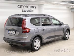 Grey Dacia Jogger 2025 in Tallinn, with an engine capacity of 1.00 L and mileage of 6 thousand km for 17900 €, photo 6 on AUTOMOTO.COM.LV