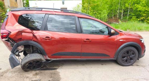 Oranžs Dacia Jogger 2024 Rīga, ar dzinēja tilpumu 1.00 L un nobraukumu 117 tūkst. km par 5300 €, foto 9 vietnē AUTOMOTO.COM.LV