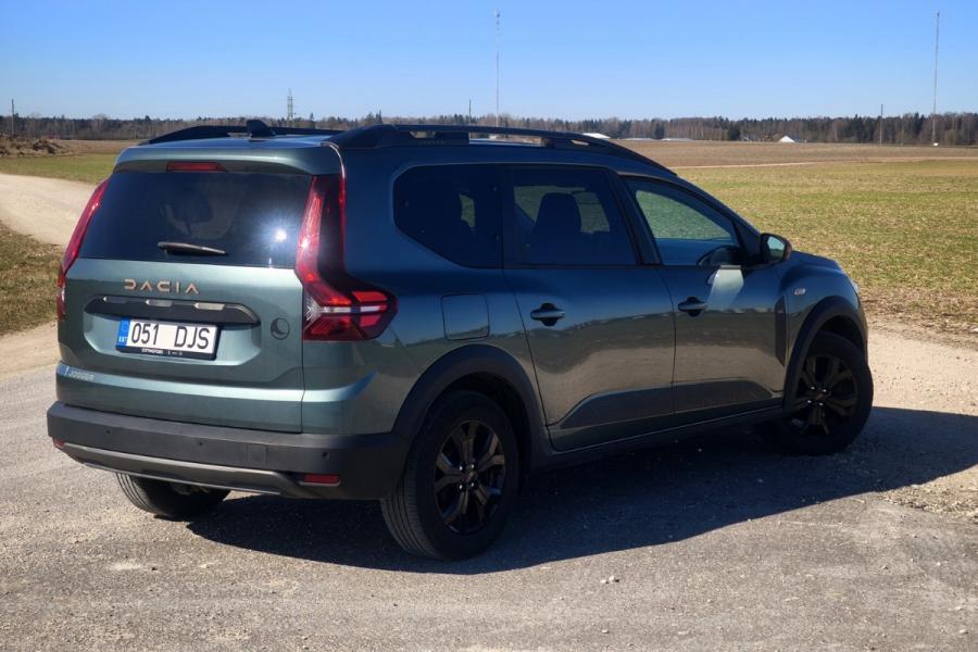 Dacia Jogger 2023 in Tallinn, with an engine capacity of 1.00 L and mileage of 81 thousand km for 15400 €, photo 13 on AUTOMOTO.COM.LV