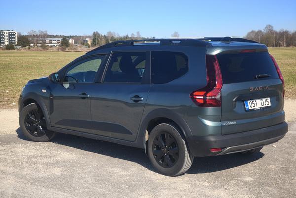 Dacia Jogger 2023 in Tallinn, with an engine capacity of 1.00 L and mileage of 81 thousand km for 15400 €, photo 3 on AUTOMOTO.COM.LV