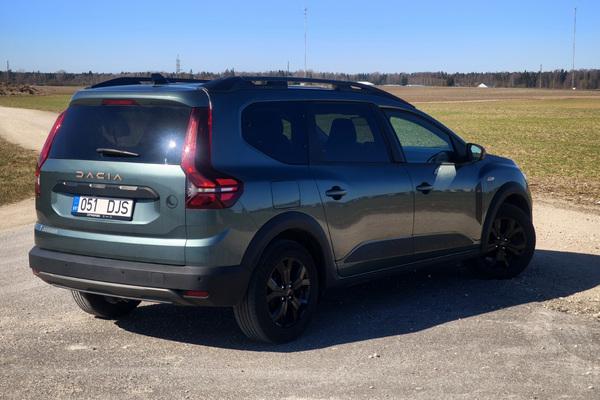 Dacia Jogger 2023 in Tallinn, with an engine capacity of 1.00 L and mileage of 81 thousand km for 15400 €, photo 4 on AUTOMOTO.COM.LV