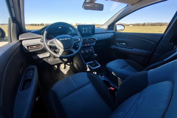 Dacia Jogger 2023 in Tallinn, with an engine capacity of 1.00 L and mileage of 81 thousand km for 15400 €, photo 5 on AUTOMOTO.COM.LV