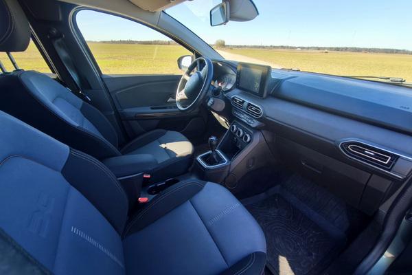 Dacia Jogger 2023 in Tallinn, with an engine capacity of 1.00 L and mileage of 81 thousand km for 15400 €, photo 6 on AUTOMOTO.COM.LV