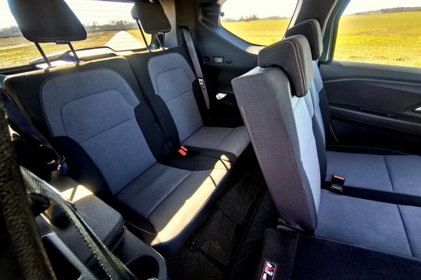 Dacia Jogger 2023 in Tallinn, with an engine capacity of 1.00 L and mileage of 81 thousand km for 15400 €, photo 8 on AUTOMOTO.COM.LV