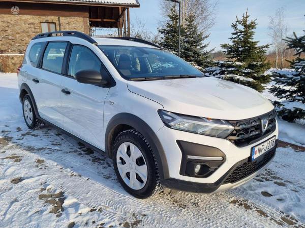 White Dacia Jogger 2022 in Alytus, with an engine capacity of 1.00 L and mileage of 35 thousand km for 10500 €, photo 1 on AUTOMOTO.COM.LV
