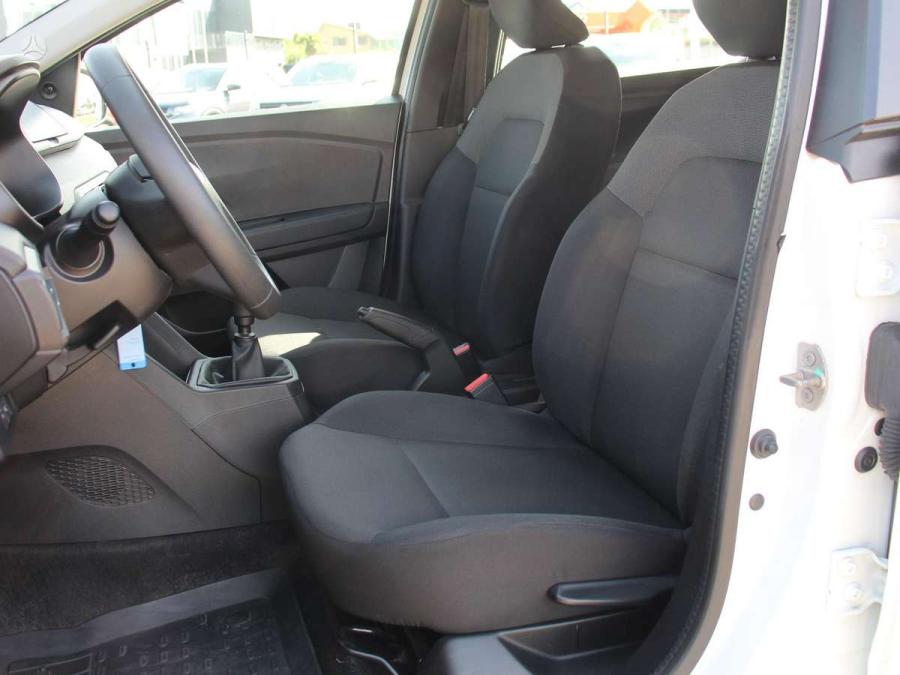 White Dacia Jogger 2023 in Vilnius, with an engine capacity of 1.00 L and mileage of 90 thousand km for 11500 €, photo 11 on AUTOMOTO.COM.LV