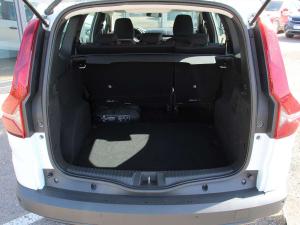 White Dacia Jogger 2023 in Vilnius, with an engine capacity of 1.00 L and mileage of 90 thousand km for 11500 €, photo 15 on AUTOMOTO.COM.LV