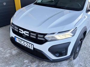 White Dacia Jogger 2024 in Vilnius, with an engine capacity of 1.00 L and mileage of 55 thousand km for 14800 €, photo 4 on AUTOMOTO.COM.LV