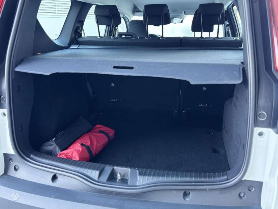 White Dacia Jogger 2024 in Vilnius, with an engine capacity of 1.00 L and mileage of 55 thousand km for 14800 €, photo 10 on AUTOMOTO.COM.LV