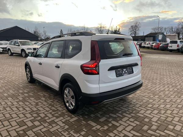 White Dacia Jogger 2022 in Taurage, with an engine capacity of 1.00 L and mileage of 218 thousand km for 7900 €, photo 10 on AUTOMOTO.COM.LV