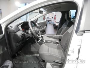 White Dacia Jogger 2022 in Tallinn, with an engine capacity of 1.00 L and mileage of 87 thousand km for 10500 €, photo 7 on AUTOMOTO.COM.LV