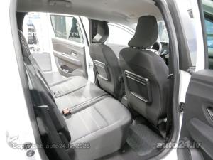 White Dacia Jogger 2022 in Tallinn, with an engine capacity of 1.00 L and mileage of 87 thousand km for 10500 €, photo 11 on AUTOMOTO.COM.LV