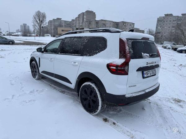 Balts Dacia Jogger 2024 Kauņa, ar dzinēja tilpumu 1.00 L un nobraukumu 7 tūkst. km par 11800 €, foto 7 vietnē AUTOMOTO.COM.LV
