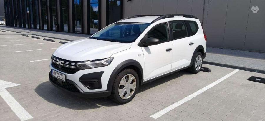 White Dacia Jogger 2024 in Vilnius, with an engine capacity of 1.00 L and mileage of 88 thousand km for 10500 €, photo 3 on AUTOMOTO.COM.LV