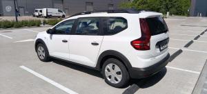 White Dacia Jogger 2024 in Vilnius, with an engine capacity of 1.00 L and mileage of 88 thousand km for 10500 €, photo 5 on AUTOMOTO.COM.LV