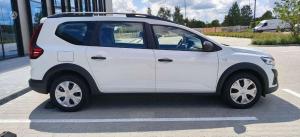 White Dacia Jogger 2024 in Vilnius, with an engine capacity of 1.00 L and mileage of 88 thousand km for 10500 €, photo 7 on AUTOMOTO.COM.LV
