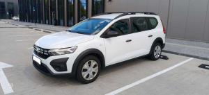 White Dacia Jogger 2024 in Vilnius, with an engine capacity of 1.00 L and mileage of 90 thousand km for 10200 €, photo  on AUTOMOTO.COM.LV