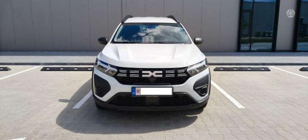 Balts Dacia Jogger 2024 Viļņa, ar dzinēja tilpumu 1.00 L un nobraukumu 90 tūkst. km par 10200 €, foto 2 vietnē AUTOMOTO.COM.LV