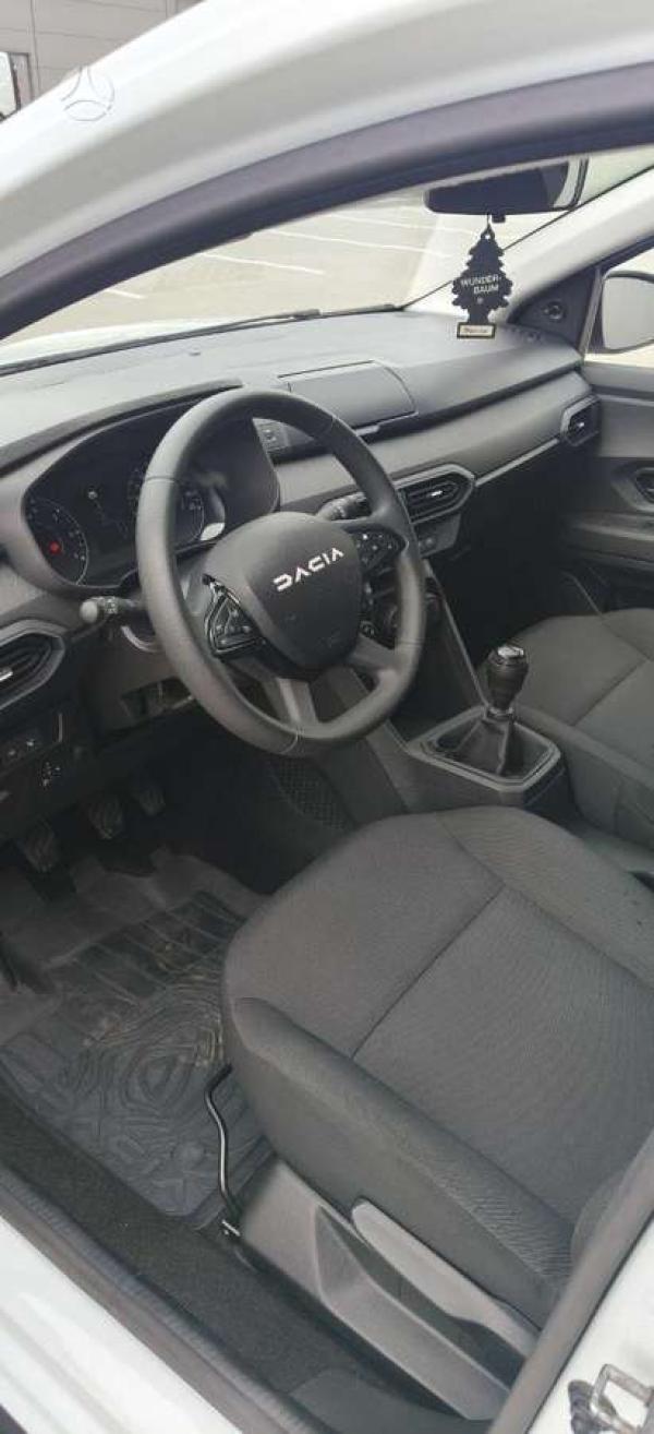 Balts Dacia Jogger 2024 Viļņa, ar dzinēja tilpumu 1.00 L un nobraukumu 90 tūkst. km par 10200 €, foto 8 vietnē AUTOMOTO.COM.LV