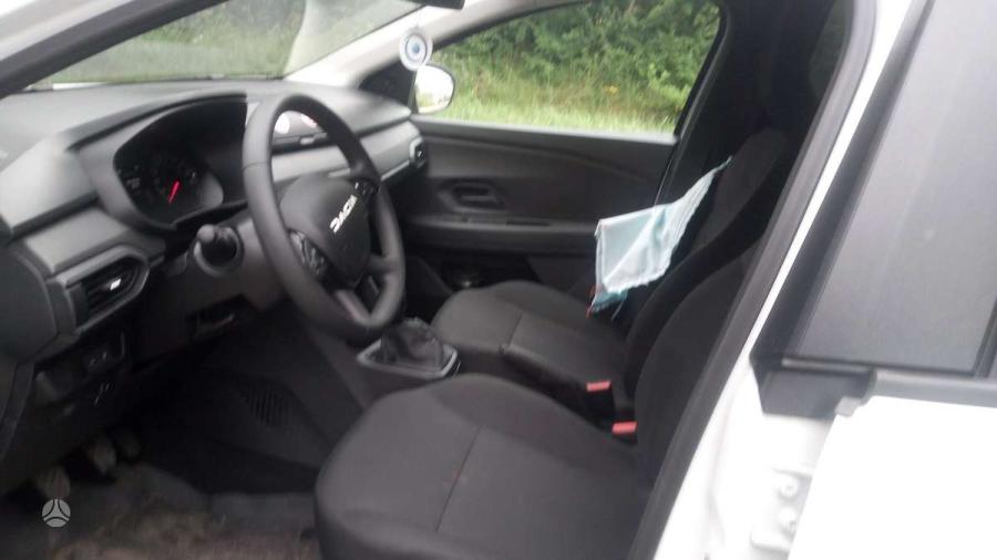 Balts Dacia Jogger 2025 Anykščiai, ar dzinēja tilpumu 1.00 L un nobraukumu 29 tūkst. km par 7260 €, foto 9 vietnē AUTOMOTO.COM.LV