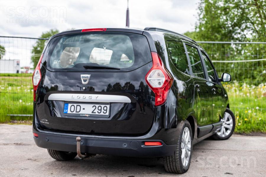 Black Dacia Lodgy 2014 in Riga, with an engine capacity of 1.50 L and mileage of 174 thousand km for 6690 €, photo 8 on AUTOMOTO.COM.LV