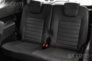 Black Dacia Lodgy 2014 in Riga, with an engine capacity of 1.50 L and mileage of 174 thousand km for 6690 €, photo 12 on AUTOMOTO.COM.LV