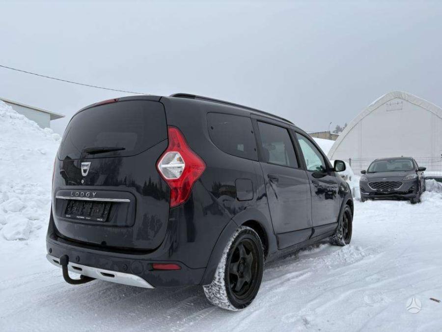 Melns Dacia Lodgy 2018 Radviliškis, ar dzinēja tilpumu 1.46 L un nobraukumu 281 tūkst. km par 5250 €, foto 3 vietnē AUTOMOTO.COM.LV