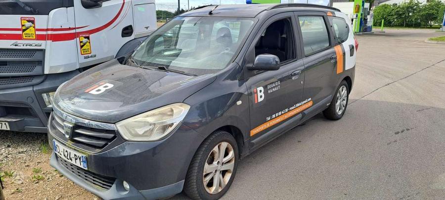 Melns Dacia Lodgy 2012 Tauragė, ar dzinēja tilpumu 1.50 L un nobraukumu 308 tūkst. km par 2700 €, foto 1 vietnē AUTOMOTO.COM.LV
