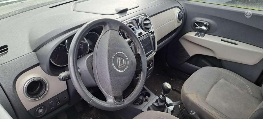 Melns Dacia Lodgy 2012 Tauragė, ar dzinēja tilpumu 1.50 L un nobraukumu 308 tūkst. km par 2700 €, foto 3 vietnē AUTOMOTO.COM.LV