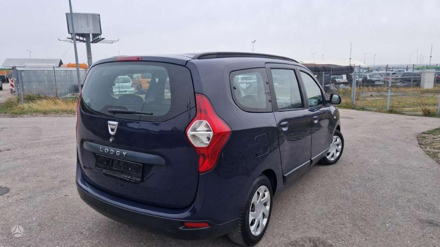 Blue Dacia Lodgy 2015 in Marijampole, with an engine capacity of 1.46 L and mileage of 207 thousand km for 4650 €, photo 8 on AUTOMOTO.COM.LV