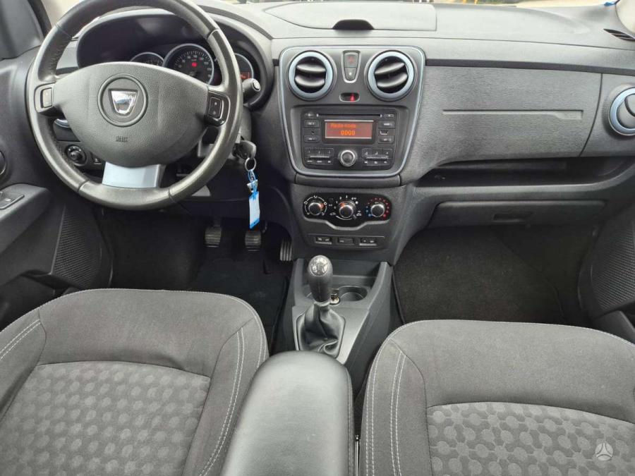 Zils Dacia Lodgy 2015 Šauļi, ar dzinēja tilpumu 1.20 L un nobraukumu 128 tūkst. km par 5950 €, foto 15 vietnē AUTOMOTO.COM.LV