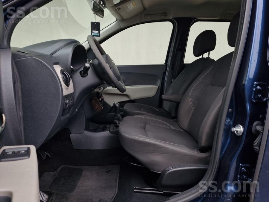 Blue Dacia Lodgy 2016 in Ogre, with an engine capacity of 1.20 L and mileage of 141 thousand km for 5950 €, photo 10 on AUTOMOTO.COM.LV