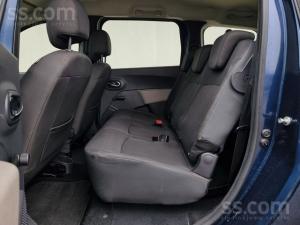 Blue Dacia Lodgy 2016 in Ogre, with an engine capacity of 1.20 L and mileage of 141 thousand km for 5950 €, photo 12 on AUTOMOTO.COM.LV