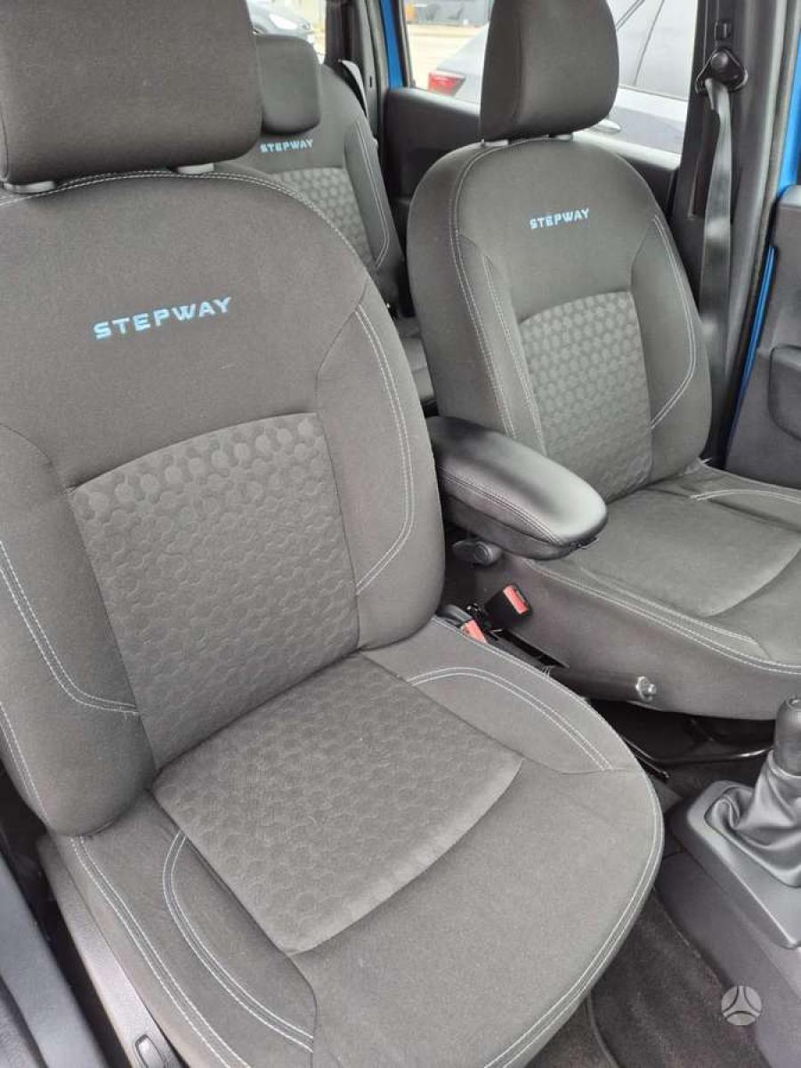 Zils Dacia Lodgy 2016 Šauļi, ar dzinēja tilpumu 1.20 L un nobraukumu 128 tūkst. km par 5950 €, foto 18 vietnē AUTOMOTO.COM.LV