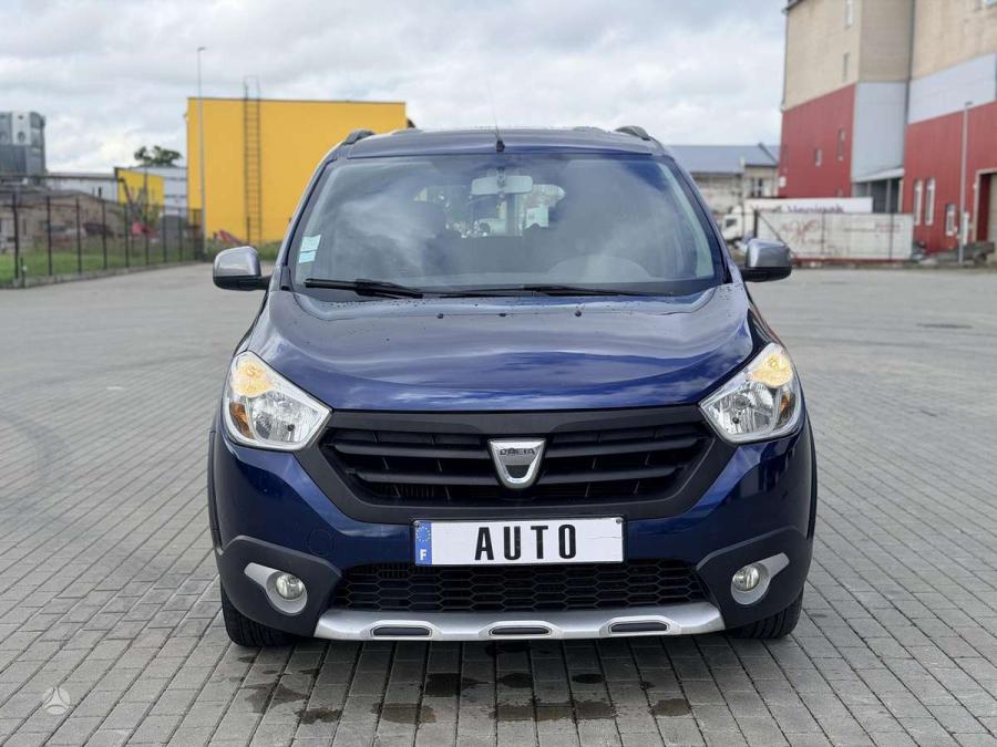 Blue Dacia Lodgy 2017 in Taurage, with an engine capacity of 1.46 L and mileage of 229 thousand km for 5499 €, photo 3 on AUTOMOTO.COM.LV