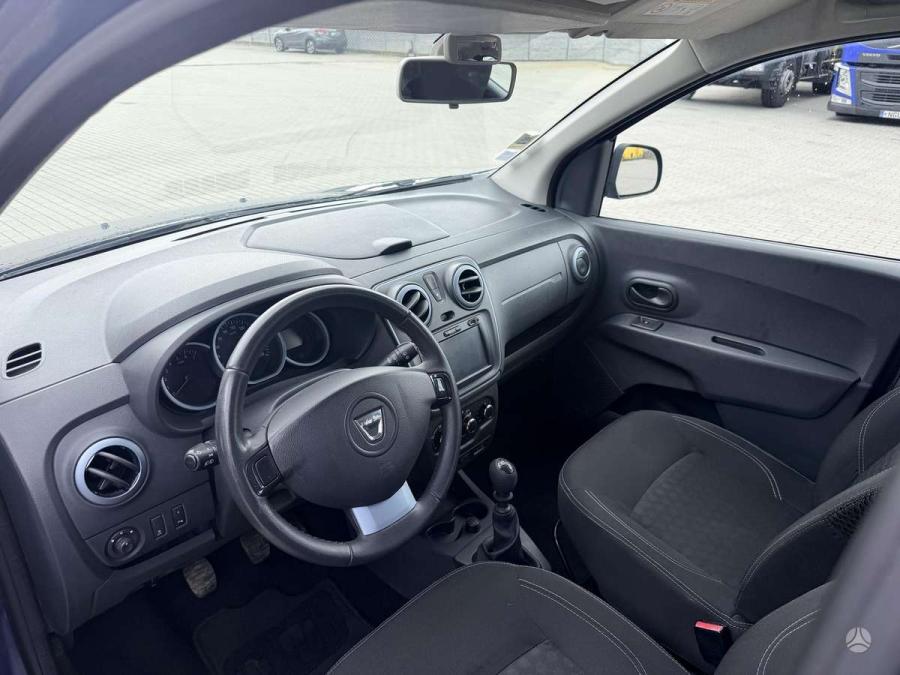 Blue Dacia Lodgy 2017 in Taurage, with an engine capacity of 1.46 L and mileage of 229 thousand km for 5499 €, photo 19 on AUTOMOTO.COM.LV