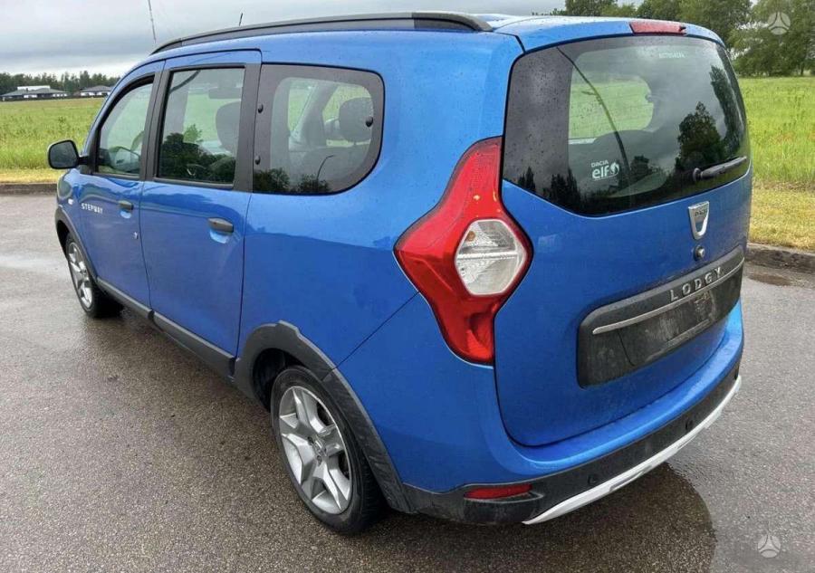 Zils Dacia Lodgy 2019 Tauragė, ar dzinēja tilpumu 1.20 L un nobraukumu 144 tūkst. km par 4900 €, foto 4 vietnē AUTOMOTO.COM.LV
