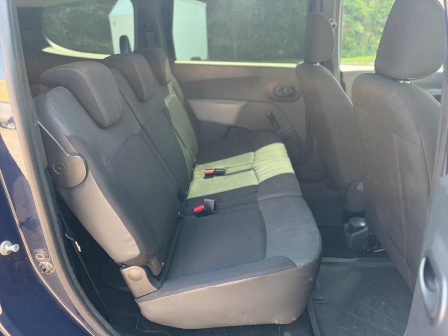 Zils Dacia Lodgy 2015 Narva, ar dzinēja tilpumu 1.60 L un nobraukumu 217 tūkst. km par 3400 €, foto 16 vietnē AUTOMOTO.COM.LV